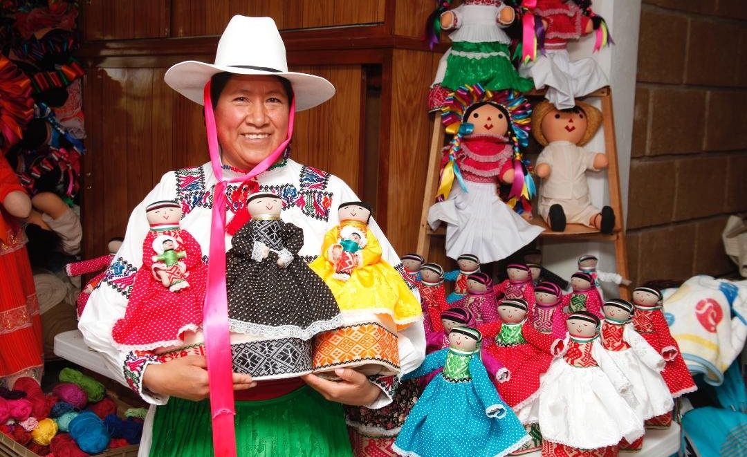 Como Lele, Don Xu es también embajadora otomíe en el mundo - La Lupa